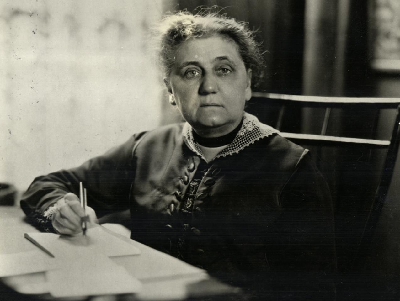 Jane Addams, 1860-1935 | Hoover Institution Jane Addams, 1860-1935