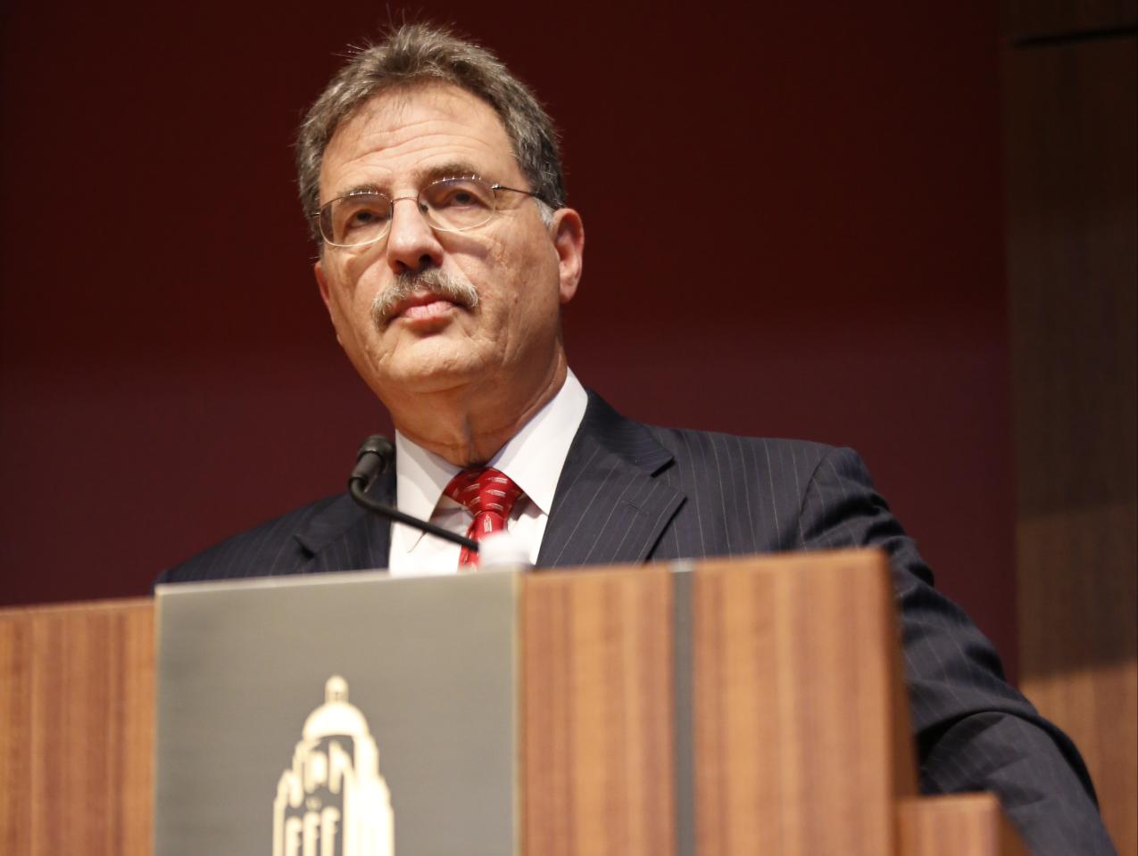 Larry Diamond: Confronting Authoritarian Challengers—China and Russia | Hoover Institution Larry ...